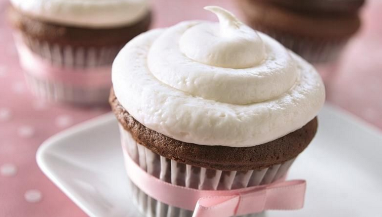Love These Chocolate Cupcakes With White Truffle Frosting - Afternoon ...
